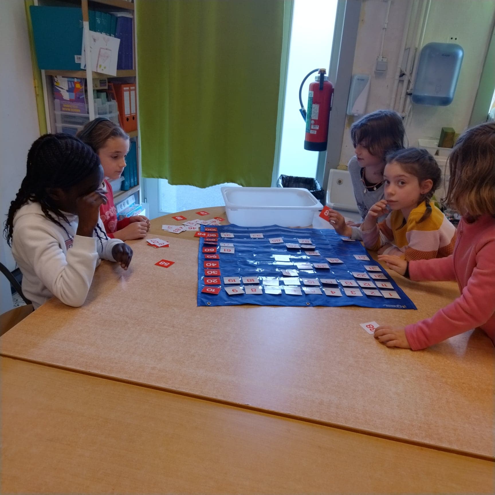 En P2, nous travaillons les nombres jusque 100. – École Saint-Joseph de ...